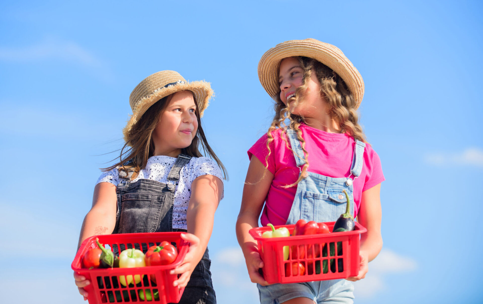 30 Cool Ways for Kids to Earn Money in 2025